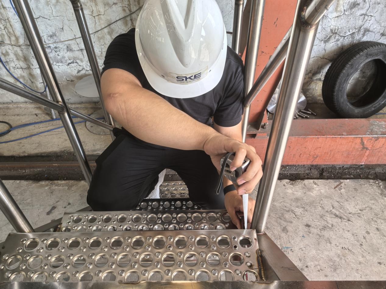 SKE 304 Stainless Steel Platform: The Brewer’s Steel Stage - SKE Equipment