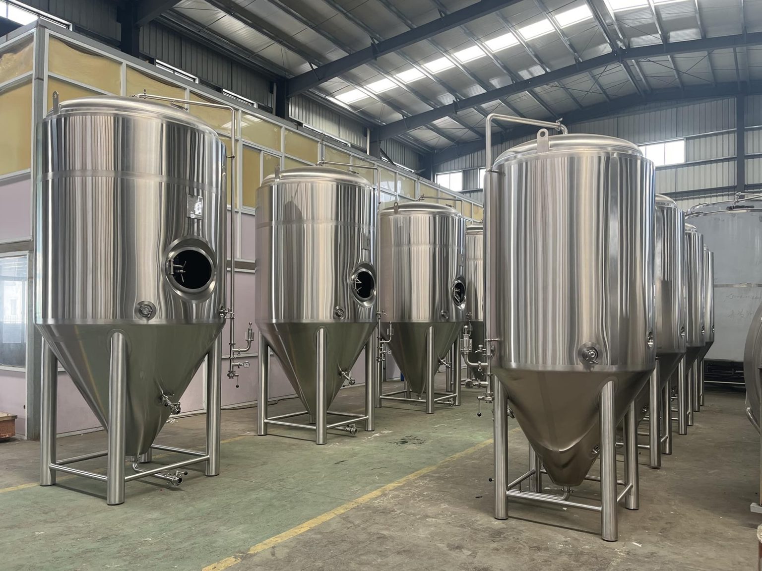 Micro Beer Brewing Equipment: The Essential Guide for Home Brewers ...